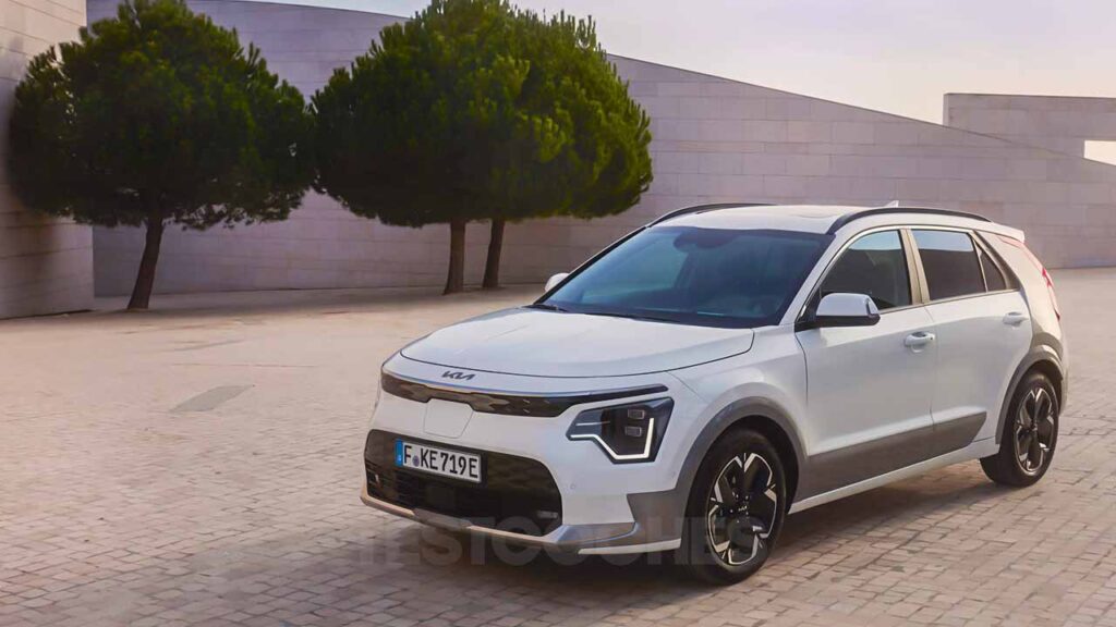 ¿En qué se diferencian el KIA e-Niro y el KIA EV3? En realidad son muy ...